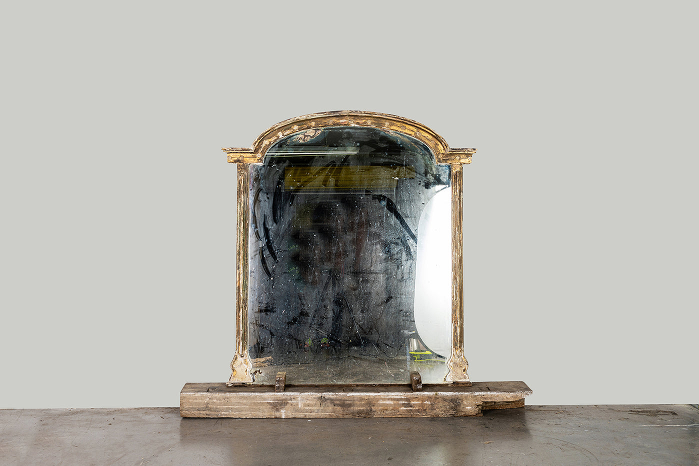 Mirrors– Mo Mo Mazing